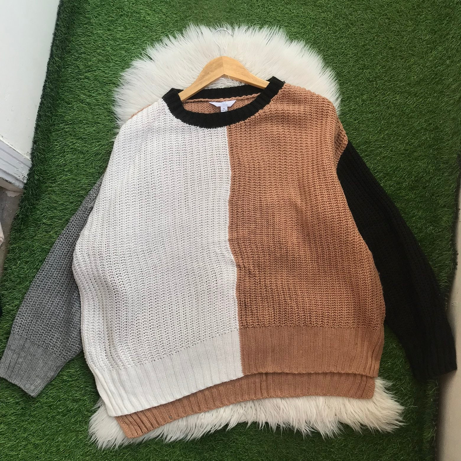 Sweater – PreLoved Things